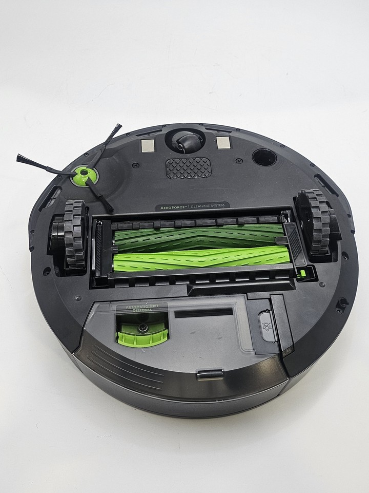 iRobot Roomba i1+ Wi-Fi Connected Robot Vacuum (i115820) - LIGHT GRAY ...