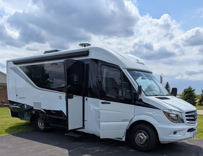 2017 Leisure Travel Van Unity U24MB 25' Class C Motorhome C79175807 | eBay