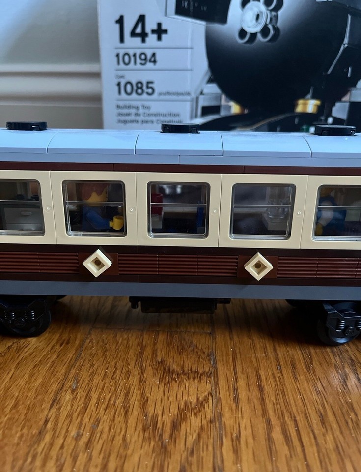 LEGO Advanced Models: Emerald Night (10194) 673419121798| eBay