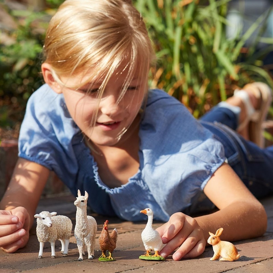 SCHLEICH Farm World 5-Piece Farm Animal Toy Set Including Cute Llama ...