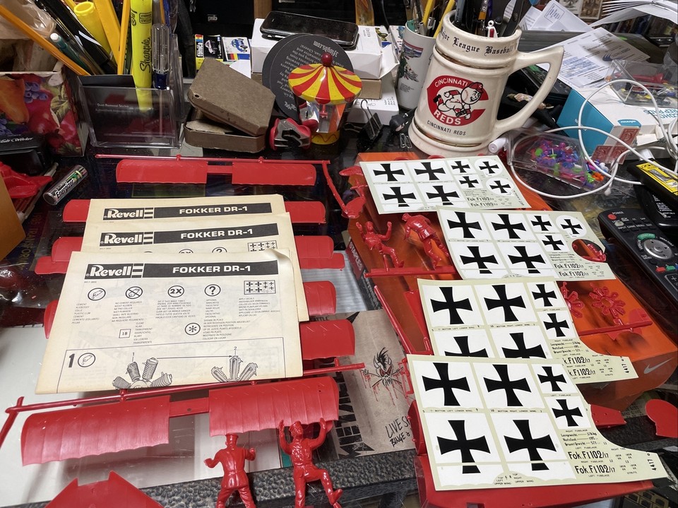 REVELL WW1 ACES 1/28 FOKKER DR1 TRIPLANE #4417 Model Kit 1981 Parts ...