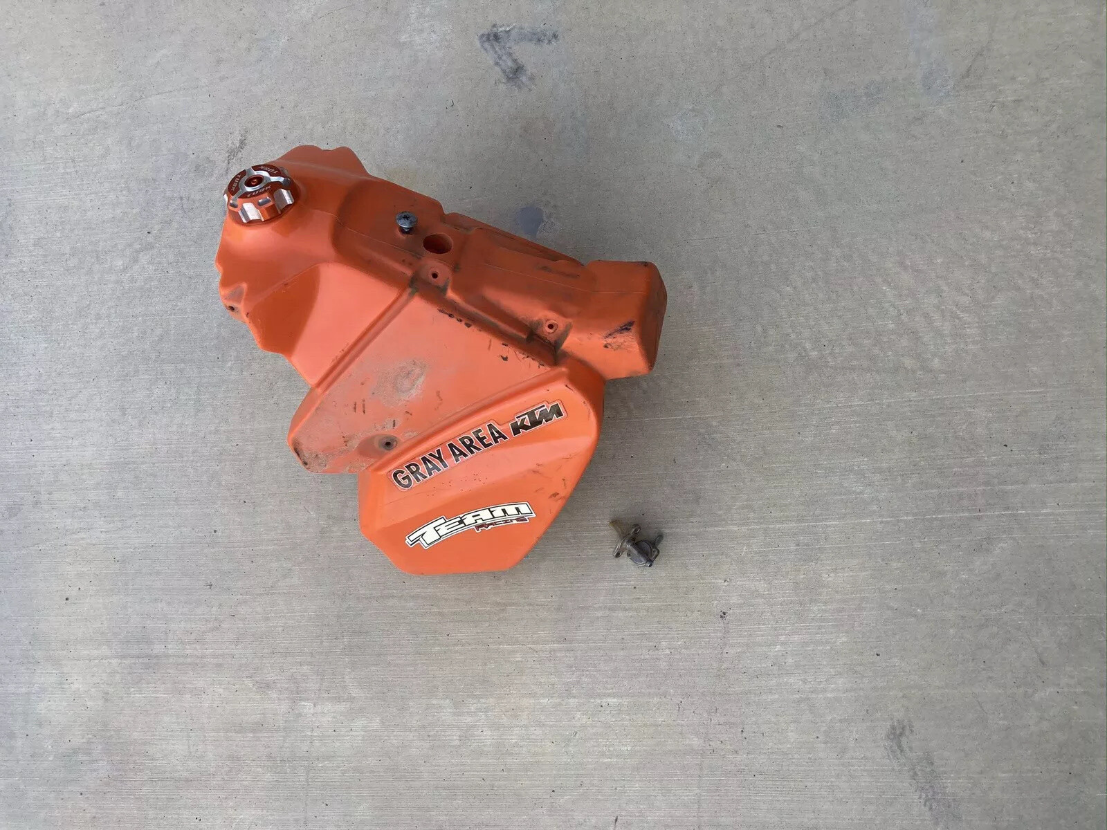 03-07 ktm fuel tank 125,200,250,300 With Petcock And Tusk Cap | eBay