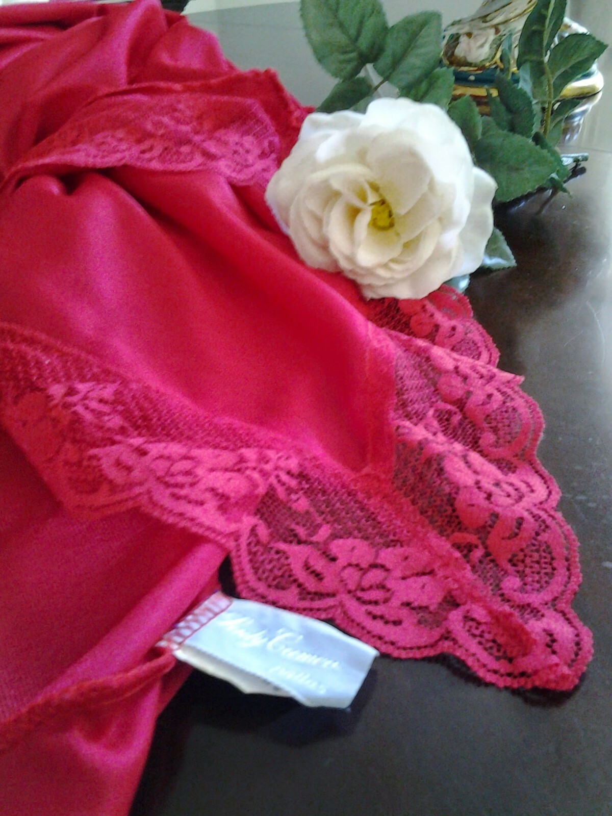 NEW VTG LADY CAMEO REDPLUS SIZE BEAUTIFULL LACE V NECK FLURRY SLEEVES ...