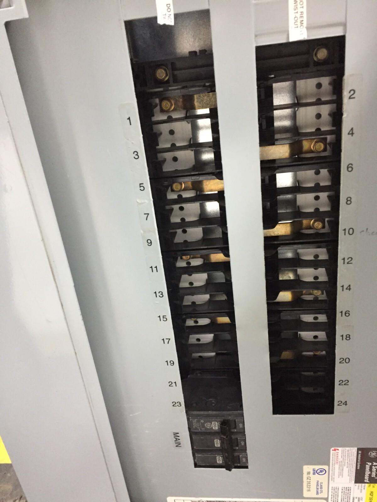 GE 100 AMP 208/120 VOLT 3 PHASE 24 CIRCUIT MAIN BREAKER PANEL..P-936 | eBay