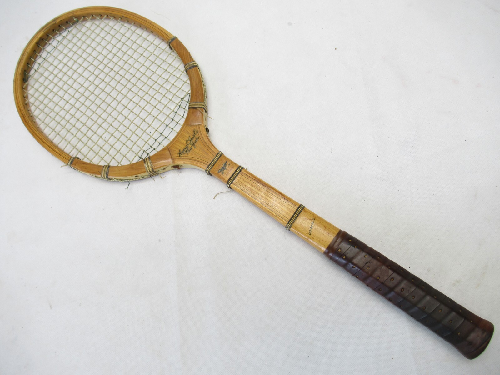 VINTAGE HARRY C. LEE CO. "THE BAT" WOODEN TENNIS RACQUET. ANTIQUE ...
