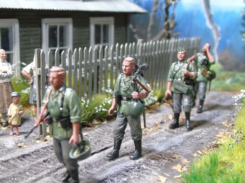 Buy Dragon 6105 1/35 Wehrmacht Infantry Barbarossa 1941 online | eBay