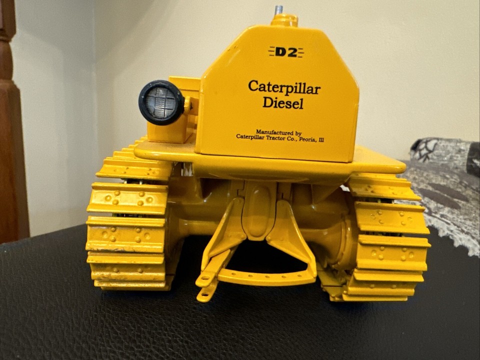 Caterpillar D2 Crawler - "2003 NTTC" - 1/16 - Spec Cast #CUST773 - MIB ...