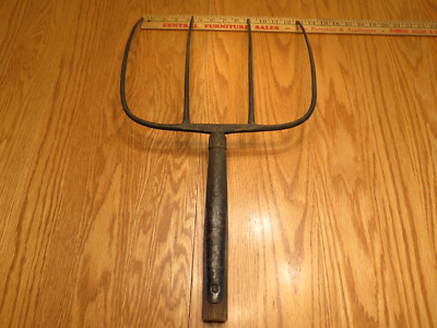 Garden - Pitch Fork Head