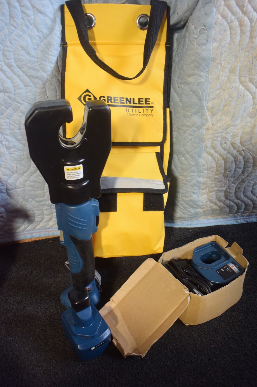 Huskie 6 Ton Dieless Quad Point Crimper Model SL-B630 14V Li-Ion CLEAN ...