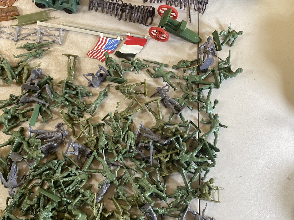 HUGE playset Vintage Toy Army Miniature Soldiers marx battleground ww2 ...