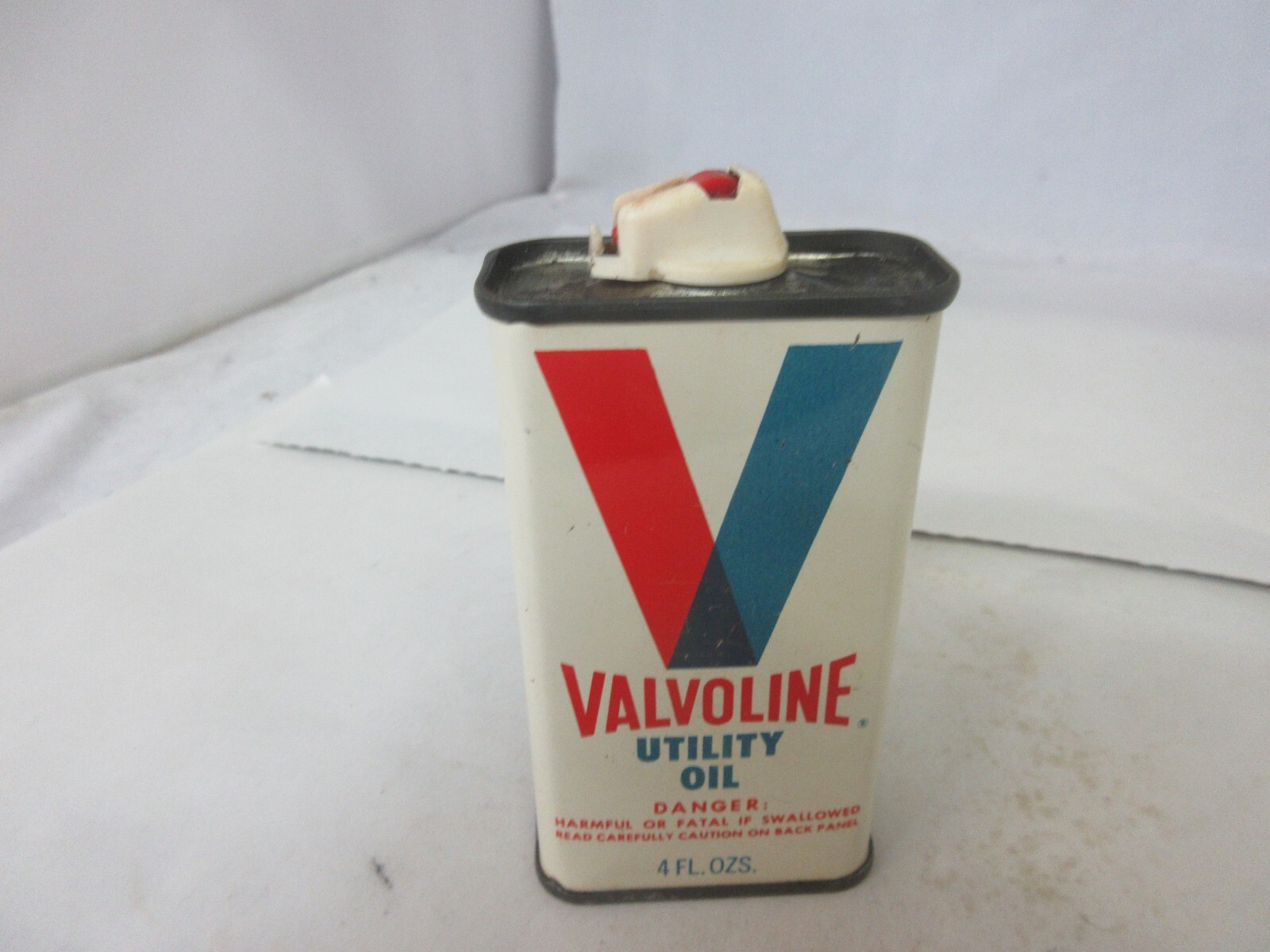 VINTAGE ADVERTISING VALVOLINE OILER OIL TIN CAN 105-D | eBay