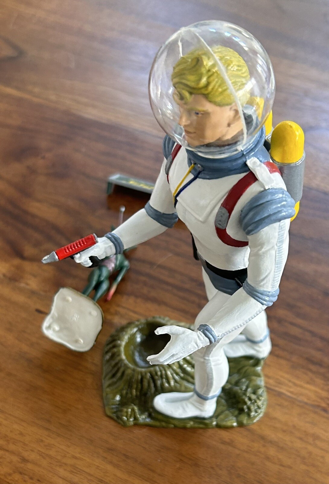 Original REVELL FLASH GORDON W/ MARTIAN Model Kit Extremely Nice | eBay