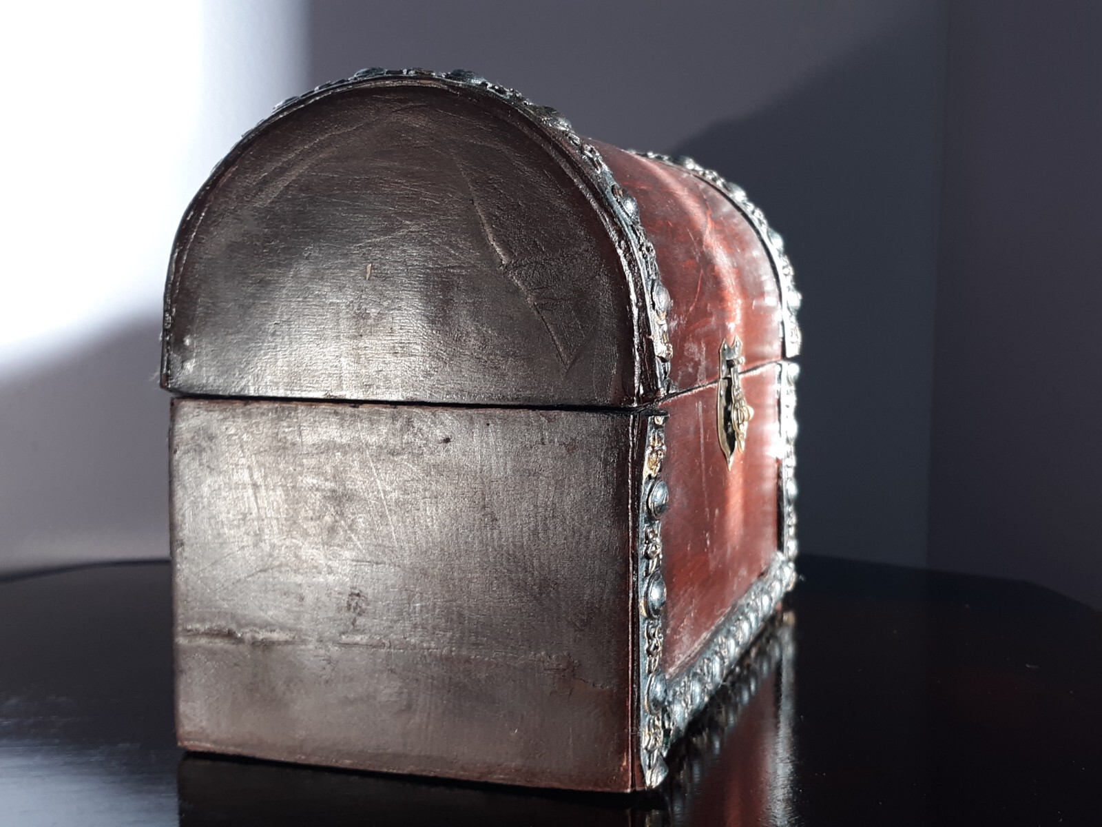 Brown Leather Styled Small Wooden Chest with Brown Felt Inside Treasure ...