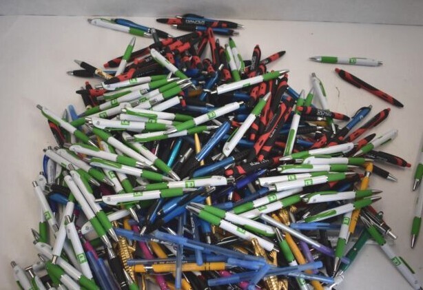 Bulk Office Ink Pens Misprint Plastic Pens 10 lbs ~450 Pens Total ...