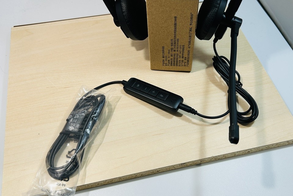 LOT OF 42 Dell Stereo Headset HS2201 USB BRAND NEW | eBay