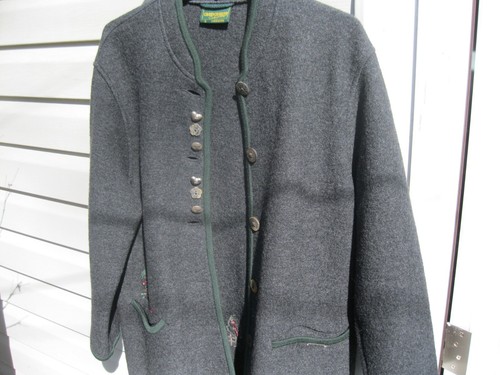 VINTAGE GEIGER WOMENS WOOL EMBROIDERED FARM SCENE BUTTON DOWN SWEATER ...