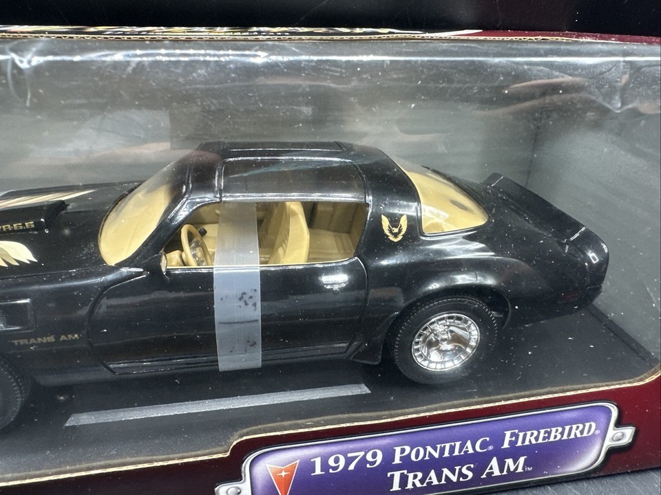 Road Signature 1:18 Scale Diecast 1979 Pontiac Firebird Trans Am Black ...