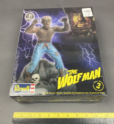 The Wolfman Universal Monsters 2009 Revell 1/8th Scale Plastic Model ...