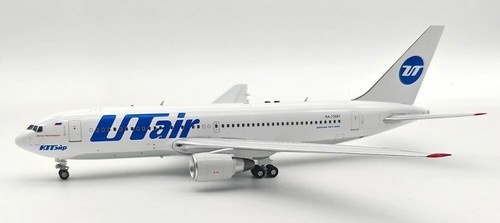 B767-224/Er Utair Aviation Rég : RA-73081 Avec Support - INFLIGHT 200 ...