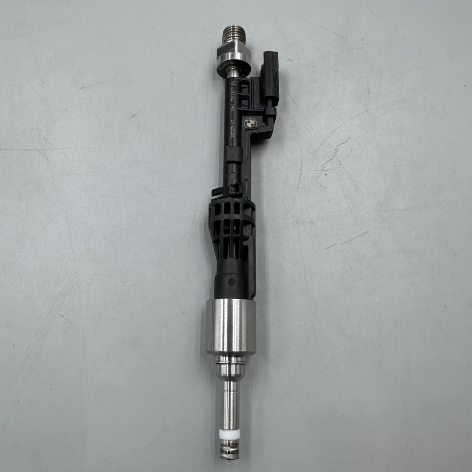 8X Genuine Bosch Fuel Injectors 0261500109 13647597870 For BMW M5 M6 X5 ...