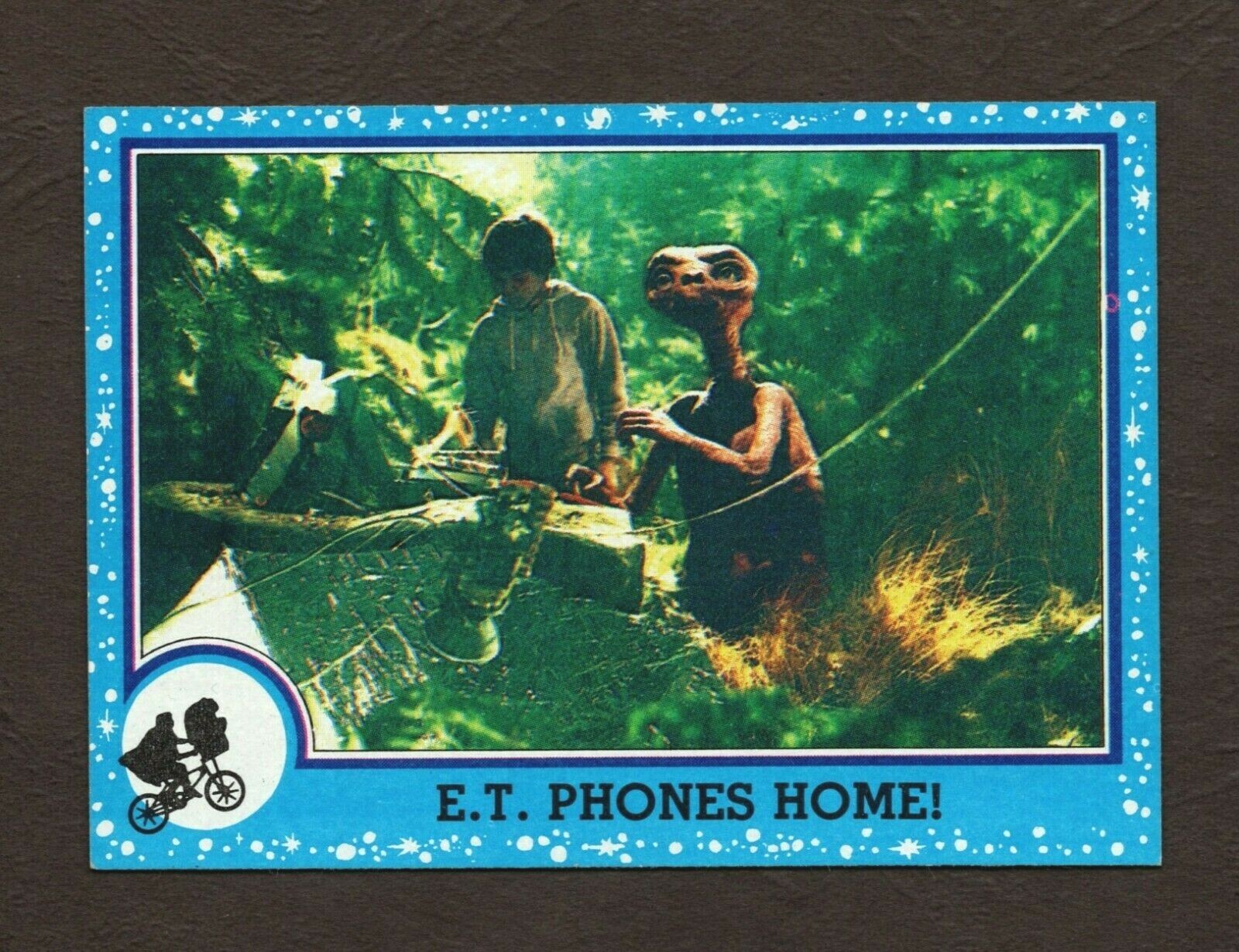 1982 Topps E.T. – The Extra-Terrestrial Trading Card #47 – E.T. Phones ...