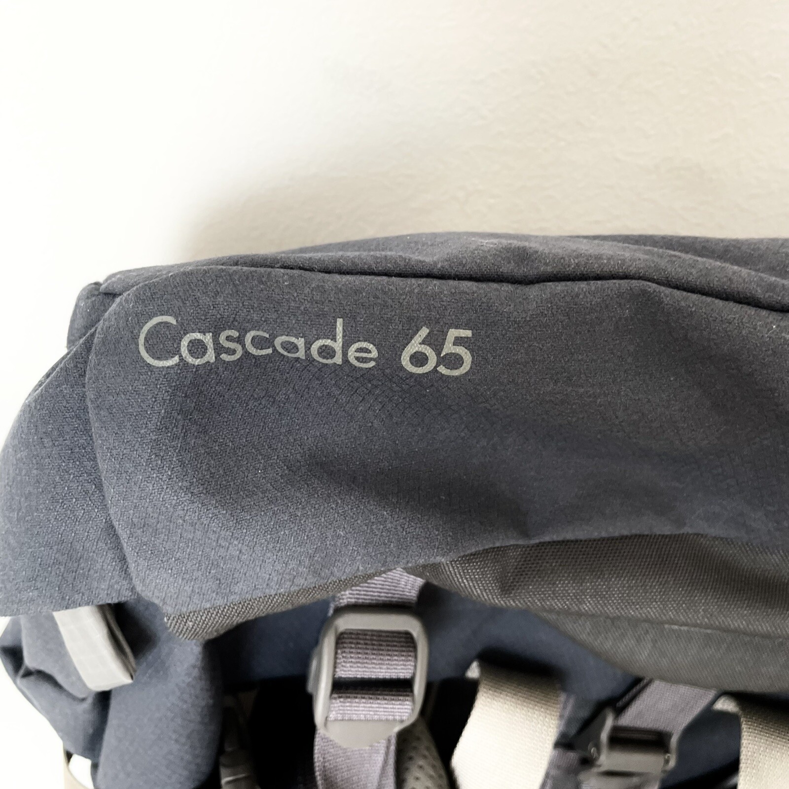 Macpac Cascade 65L V2 Hiking Backpack Rucksack Aztec Canvas Slate Grey ...