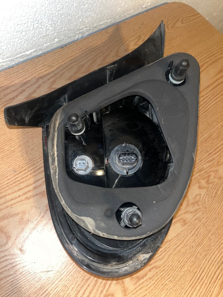 2003 - 2005 DODGE NEON Rear Brake Tail Light Lamp OEM Factory PASSENGER ...