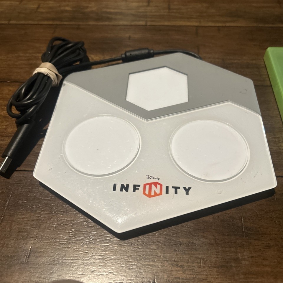 Disney Infinity Portal (Model 8032385 XBox 360) Game Disc, 4 Play-sets ...