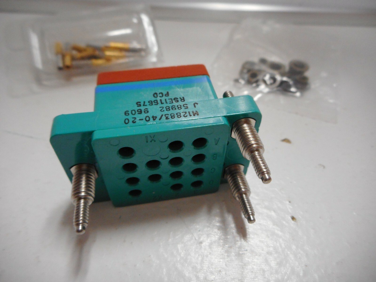 NOS M12883/40-20 AMPHENOL PCD 58982 RELAY SOCKET W/ CONTACTS RSE116675 ...