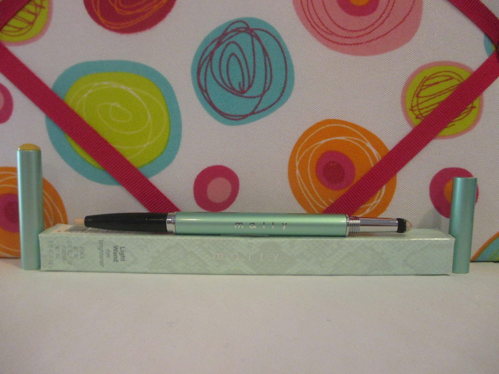 MALLY GIRL ~ EYE BRIGHTENER LIGHT WAND ~ FULL SIZE BOXED | eBay