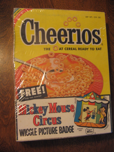 Vintage 1957 Cheerios Cereal Box Disneyland Mickey Mouse Circus Badge ...