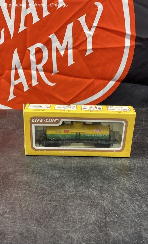 Multicolor Plastic Chessie System Box Car Two-Rail System Train Set Lot ...