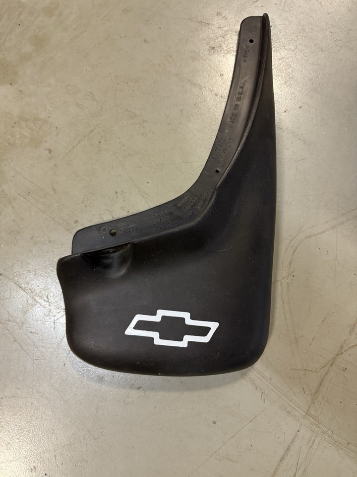 Genuine GM Chevrolet GMT 800 Mud Guard 12463445 12463449 | eBay