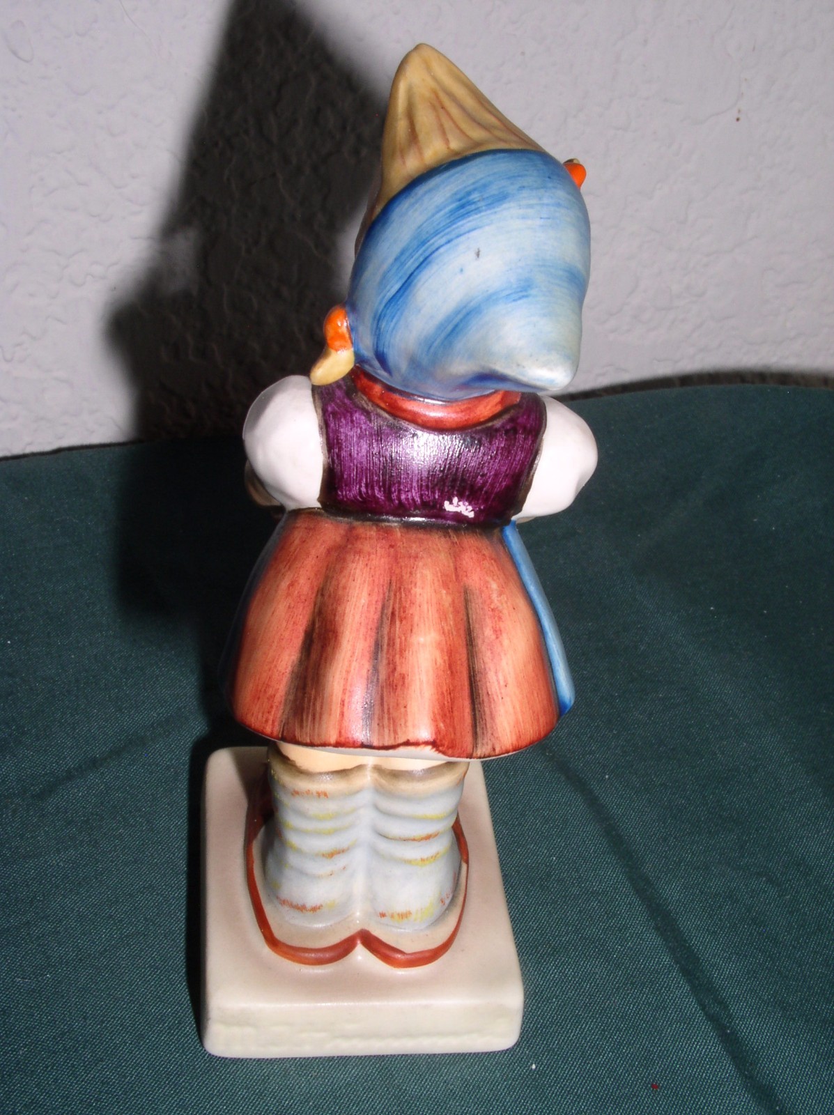 HUMMEL FIGURINE 73 "LITTLE HELPER" TMK 6, 4", N/B | eBay