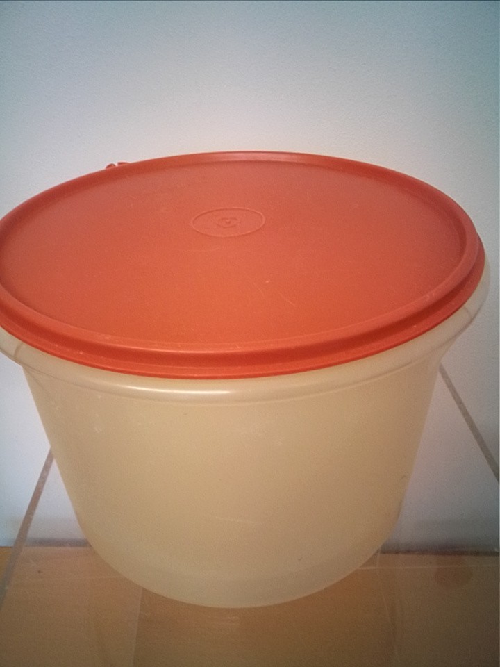 Vintage Tupperware cake container, Round Storage Tub 266-14 ️CHARITY ...