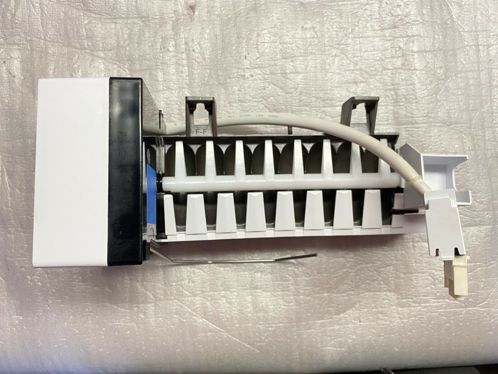 GENUINE OEM Frigidaire Refrigerator Ice Maker 241798224 | eBay