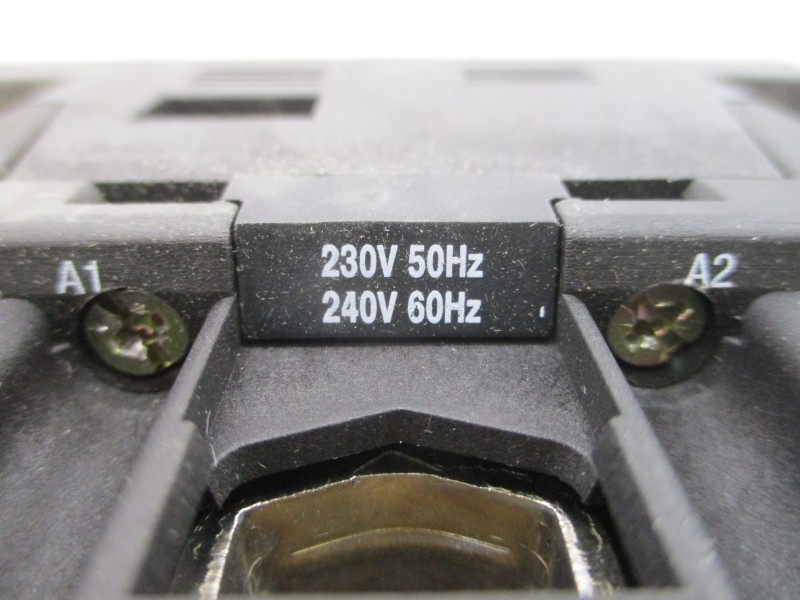 MOELLER DIL4M115 230/240V NSMP | eBay