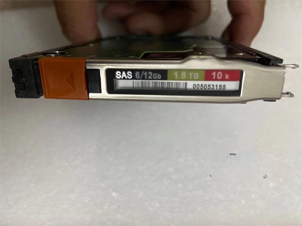 EMC D4-2S10-1800 005053155 1.8TB 2.5in SAS unity XT 380 480 Hard | eBay