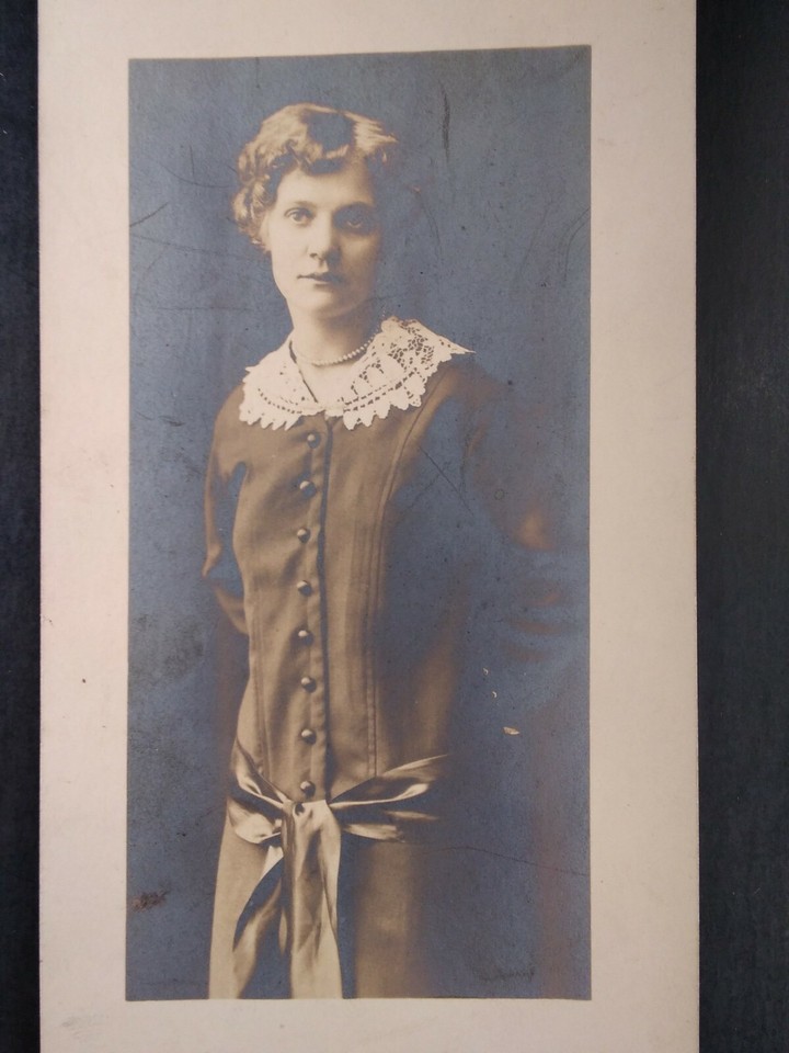 Pretty Woman Antique Photo Early 1900s Chicago Thyra Johnson Lace Dress ...