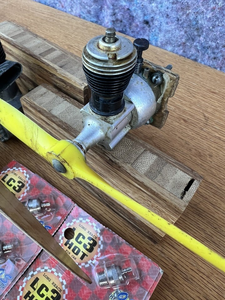 Vintage RC Glow Plug Engines With Props, 8 Glow Plugs & 1 Cyl Head. Cox ...