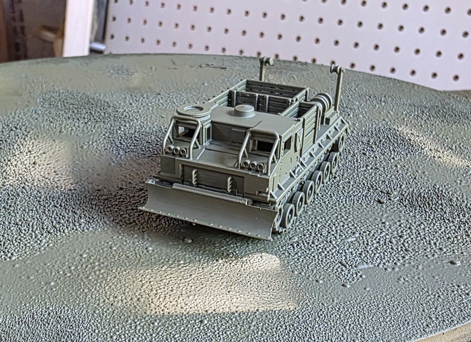 One HO 1/87 scale US Army M8 High Speed Tractor w/dozer blade, olive ...