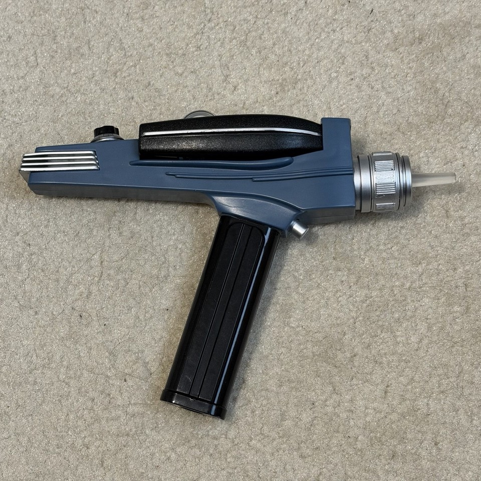 Star Trek Phaser Type II - Diamond Select - Variant Body Color ...