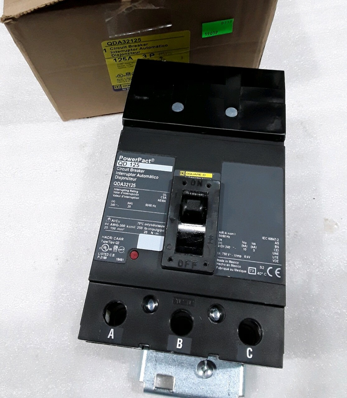 QDA32125 SQD 125AMP 3POLE 24PV NEW | eBay