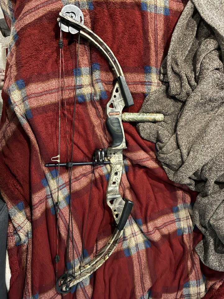 Buckmasters BTR32 Camo Right-Handed Compound Bow | eBay