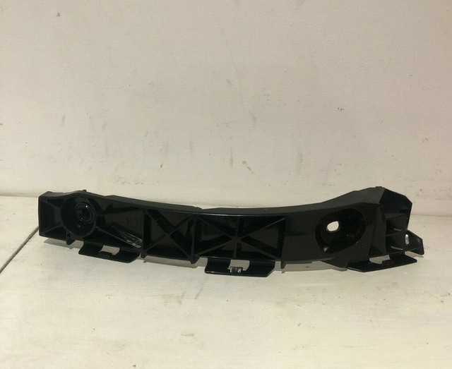 Lexus Is 220d 2008 Passenger Rear Bumper Bracket 5256253010 for sale ...