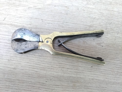 OENOLOGIE - INCISEUR ANNULAIRE OU PINCE A INCISER - VIGNERON | eBay