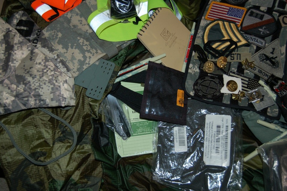 MILITARY ISSUE ARMY GEAR PINS INSIGNIA PATCHES USGI USED | eBay