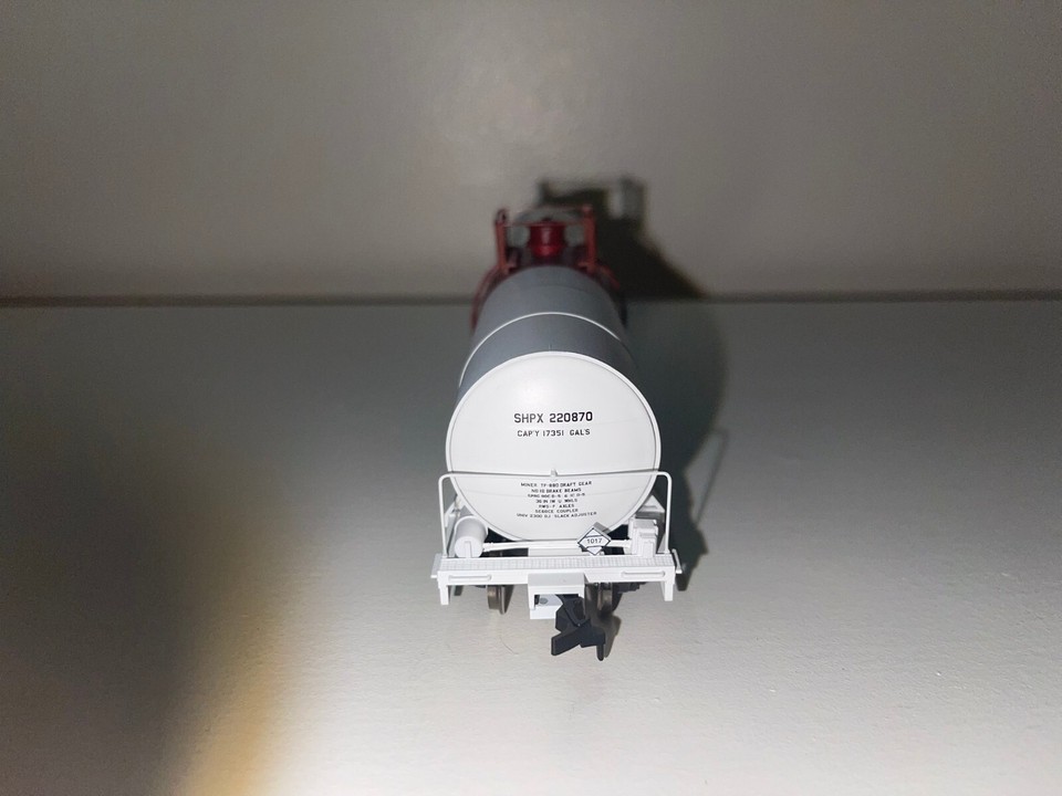 Atlas HO Scale SHPX 220870 Tank Car White/Red “Inhalation Hazard” | eBay