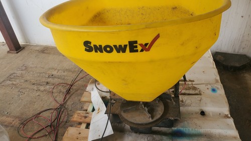 snow ex salt spreader Snowex Sp-125 Tailgate,capacity 3.0 Cu. Ft LOCAL ...