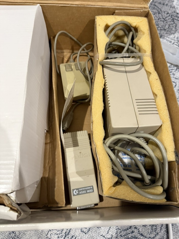 Boxed Commodore Amiga 500 Computer Starter Pack | eBay Australia